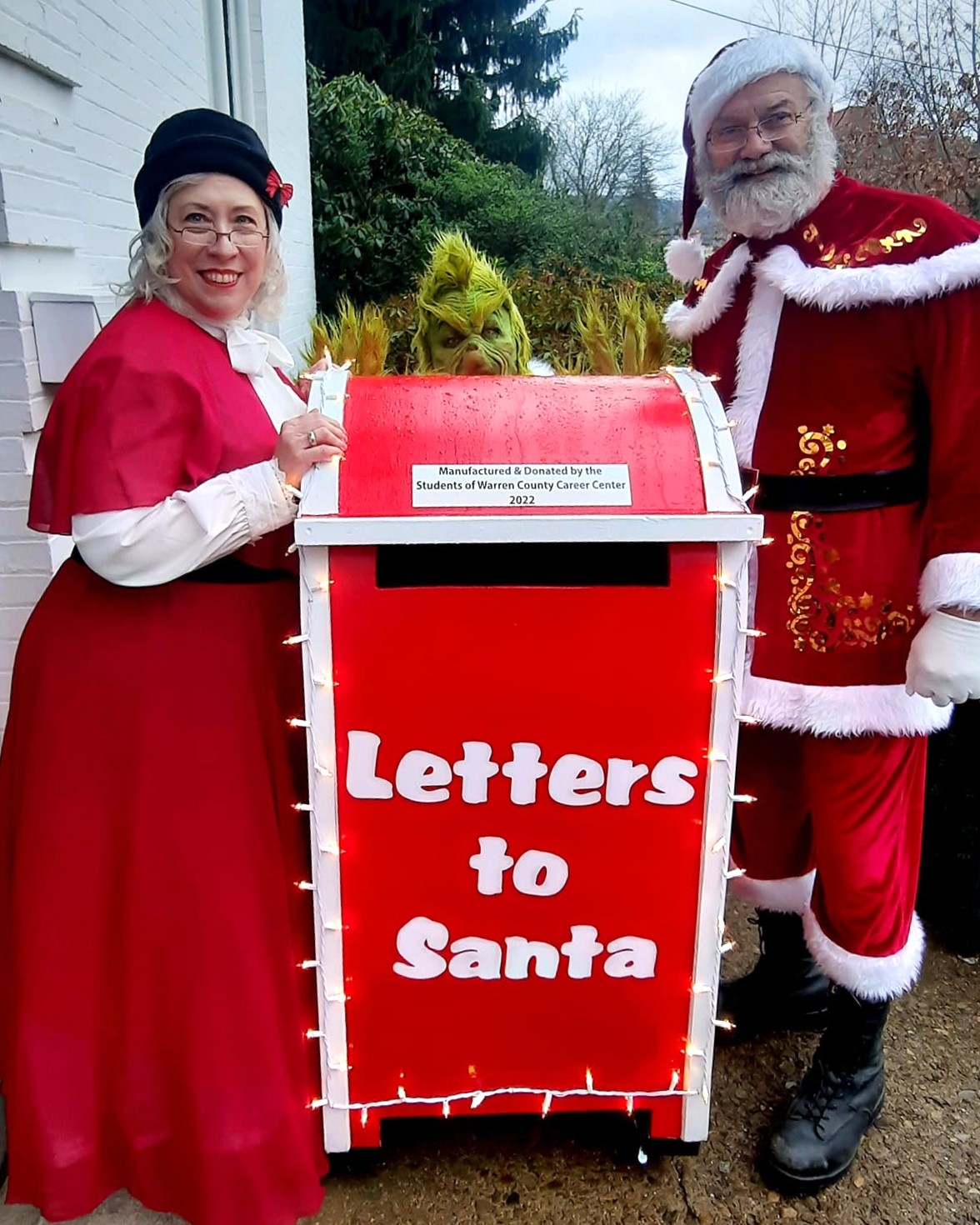 Mailbox provides line of communication to Santa | News, Sports, Jobs ...